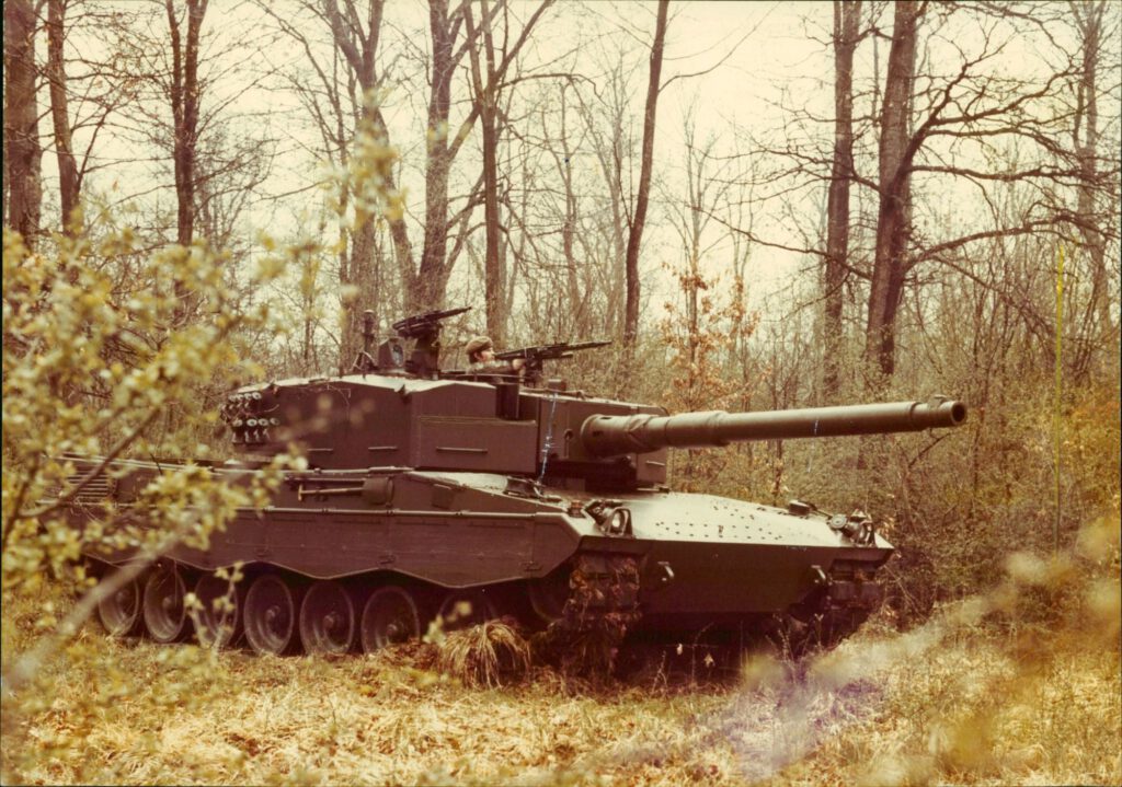 1977: USAREUR’s Leopard 2AV considerations – Below The Turret Ring
