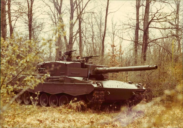 1977: USAREUR’s Leopard 2AV considerations – Below The Turret Ring